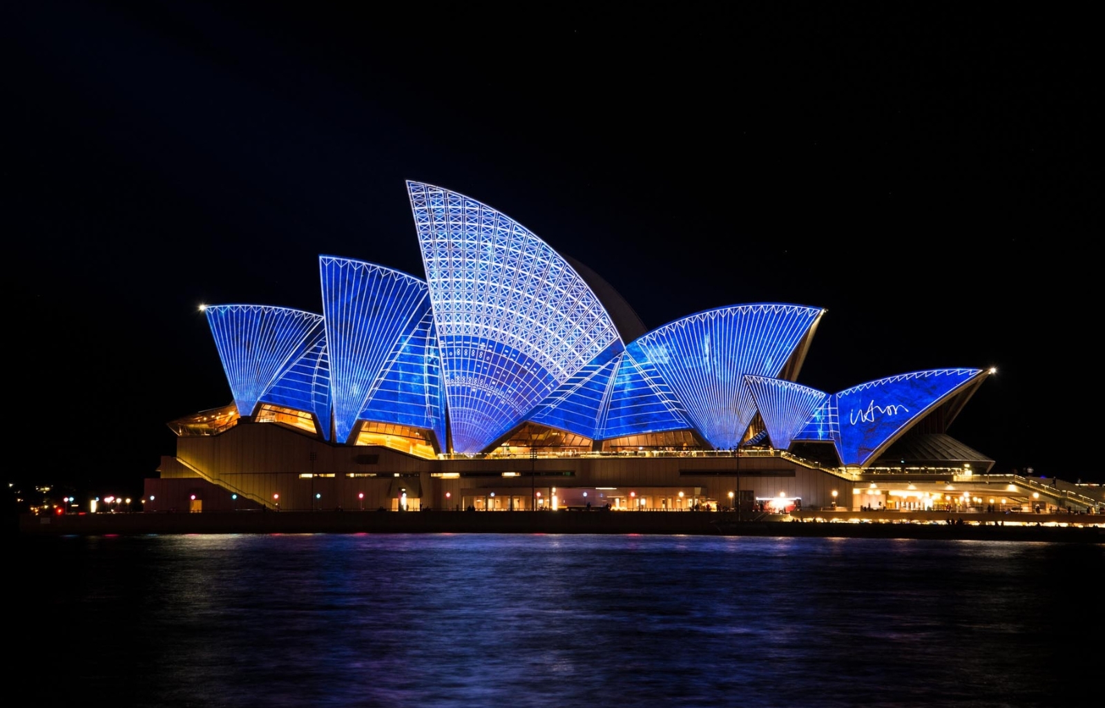 Uncover Australia's Top Must-See Landmarks and Icons